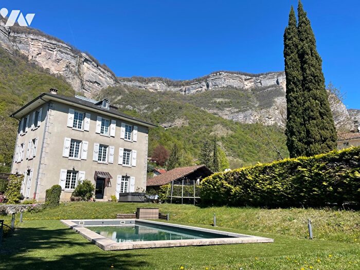 Maison 10 pièces à Crolles, à vendre