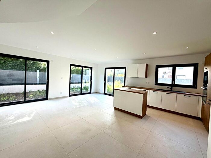 Maison 4 pièces à Publier, à vendre