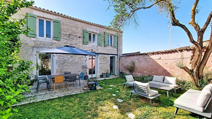 Maison 5 pièces à Salles-sur-Mer, à vendre