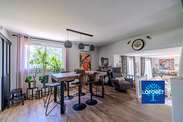Maison 8 pièces à vendre à Saint-Witz