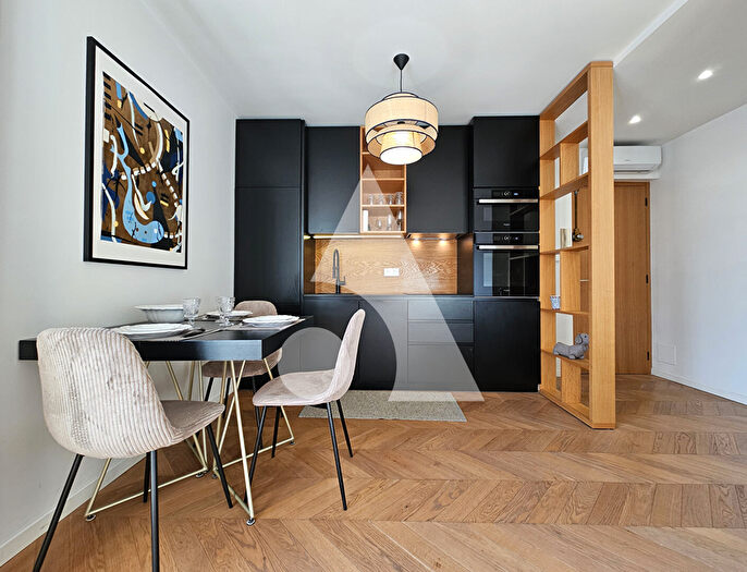 Appartement à louer - Nice, Le Port - 3 pièces - 2 chambres