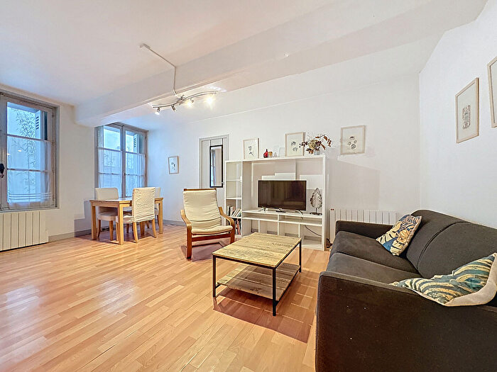 Appartement à louer - Chartres, Centre-ville - 2 pièces - 1 chambre