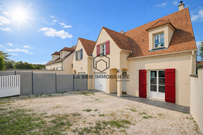 Maison à vendre - Guignes - 5 pièces - 3 chambres