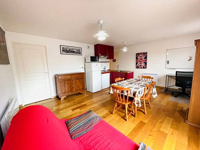 Appartement à louer - Sainte Anne-Faubourg, Amiens - 2 pièces - 1 chambre