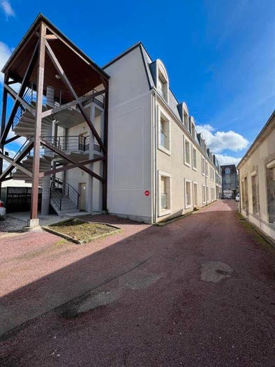Appartement 3 pièces à Neuville-aux-Bois, à louer