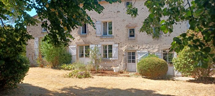 Maison 15 pièces à vendre à Saint-Maurice-des-Noues