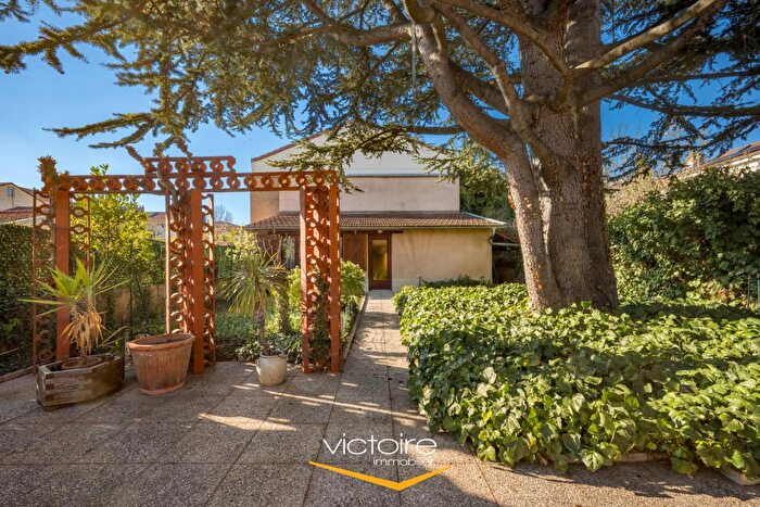 Maison à vendre - Lyon e , Bachut, Transvaal - 7 pièces - 6 chambres