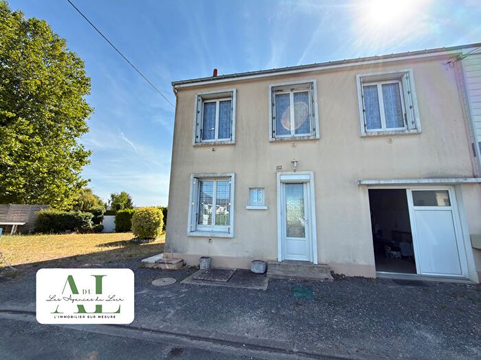 Noyant : Maison 6 pièces à vendre