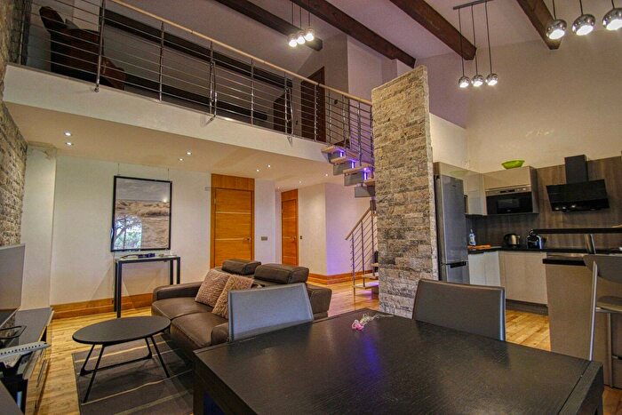 Appartement à louer - Centre ville, Saint-Raphaël - 3 pièces - 2 chambres