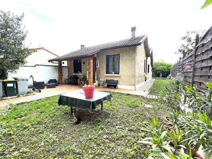 Maison à vendre - Vaulx-en-Velin, Le Pont des Planches - 6 pièces - 4 chambres