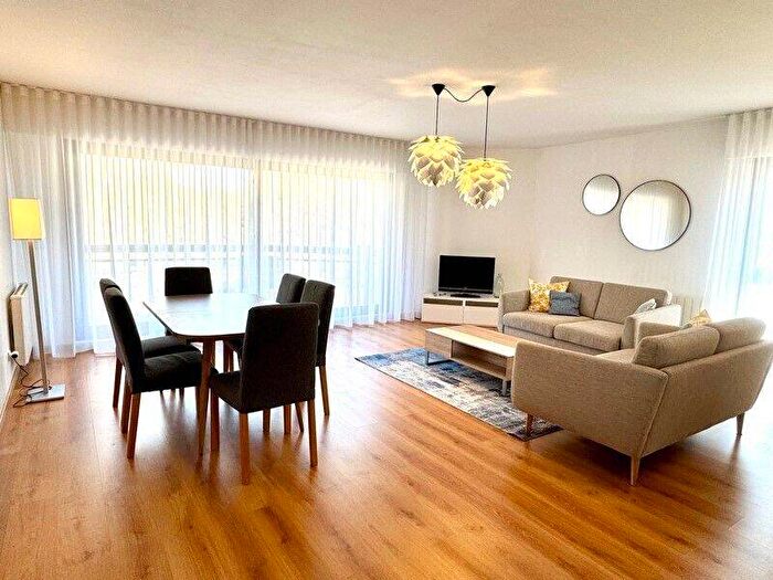 Appartement à louer - Orangerie Est, Strasbourg - 3 pièces - 2 chambres