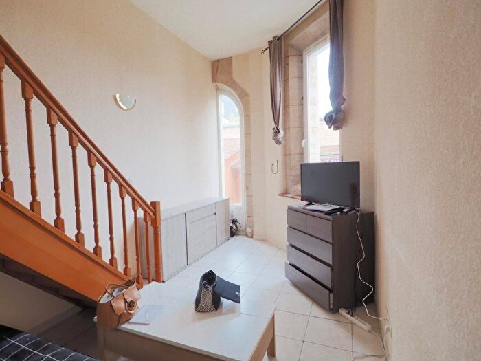 Est, Trévoux : Appartement 1 pièce à louer