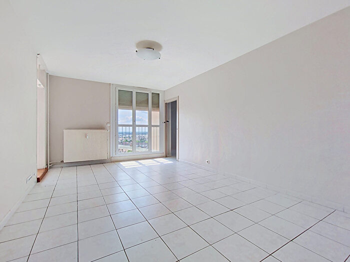 Chenôve, Chenôve : Appartement 4 pièces à louer