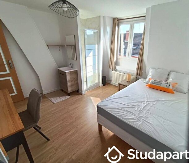 Appartement à louer - Moulin-Poterie, Roubaix - 1 pièce - 2 chambres