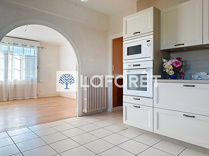 Maison à vendre - Airvault - 5 pièces - 3 chambres