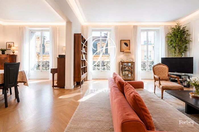 Paris 8ème, Mairie - Appartement 7 pièces à vendre