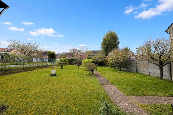 Maison à vendre - Ris-Orangis, Mairie, Hameaux - 6 pièces - 4 chambres