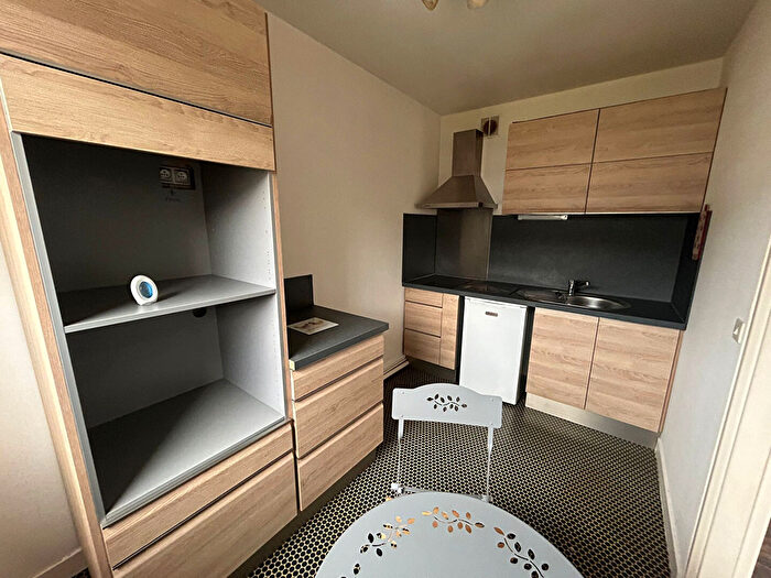 Appartement à louer - Poitiers, Trois Cités - 1 pièce