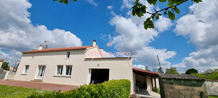 Maison à vendre - Pouillé - 5 pièces - 3 chambres