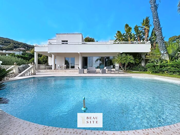 Maison à vendre - Antibes, Rabiac, Carriat, Les Semboules, Les Brusquets - 5 pièces - 4 chambres