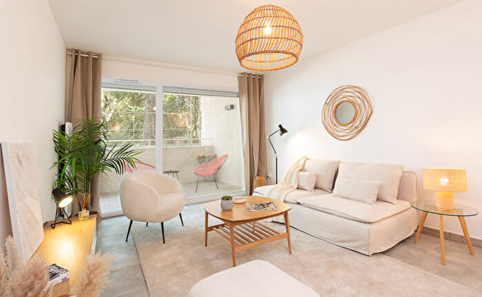 Maisons à vendre et appartements à louer - 1