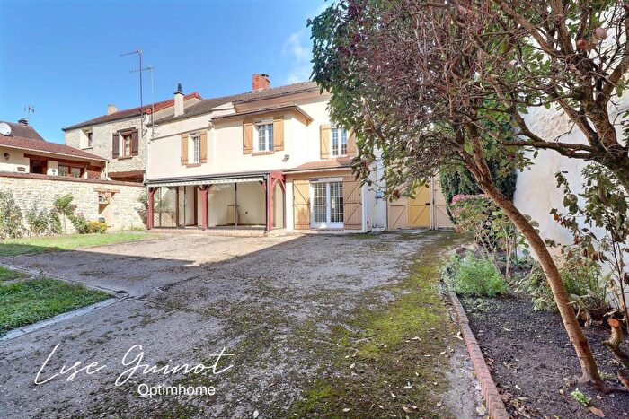 Maison 6 pièces à Nézel, à vendre