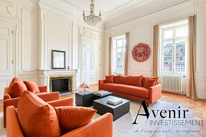 Appartement à louer - Ainay, Lyon ème arrondissement - 5 pièces - 4 chambres