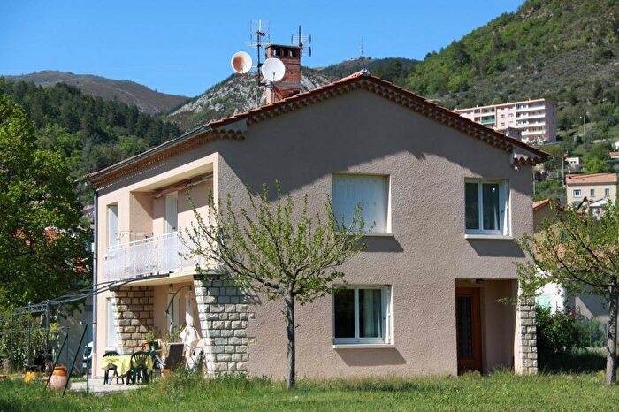 Centre Ville, Digne-les-Bains : Appartement 3 pièces à louer