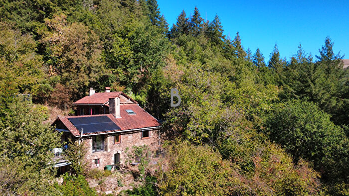 Maison 3 pièces à Connac, à vendre