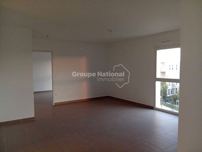 Appartement à louer - Zone Industrielle, Arles - 2 pièces - 1 chambre