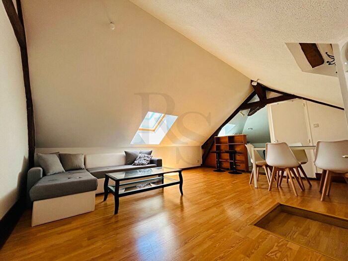 Appartement à louer - Centre Ville-Saint Léonard-Notre-Dame, Alençon - 1 pièce - 1 chambre