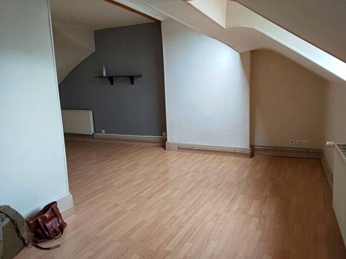 Appartement à louer - Gare Nord et Ouest, Charleville-Mézières - 3 pièces - 2 chambres
