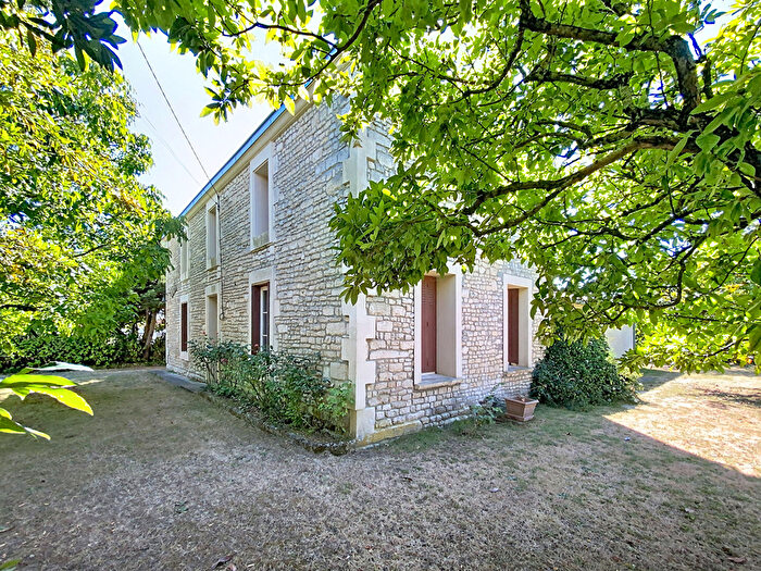 Maison 6 pièces à Saint-Étienne-de-Brillouet, à vendre