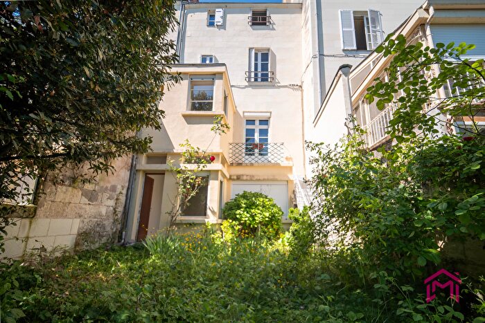 Maison à vendre - Saumur, Nantilly - 8 pièces - 6 chambres