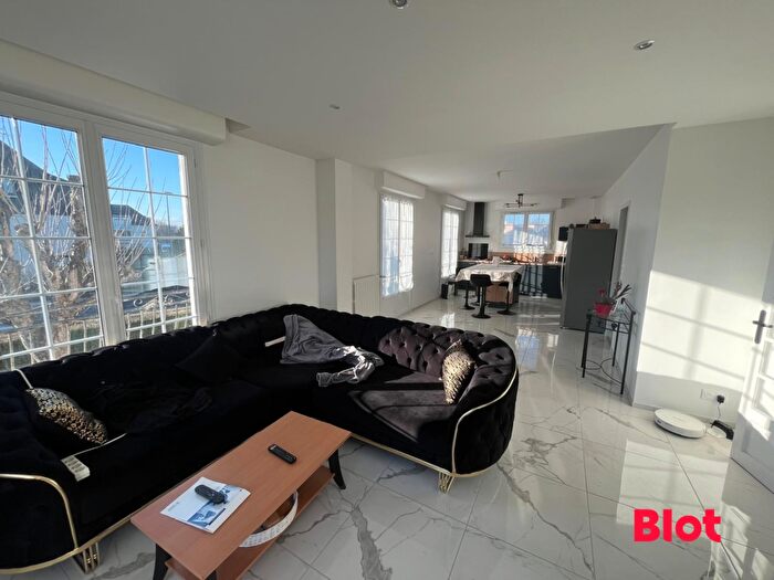 Maison à vendre - Saint-Erblon - 6 pièces - 4 chambres