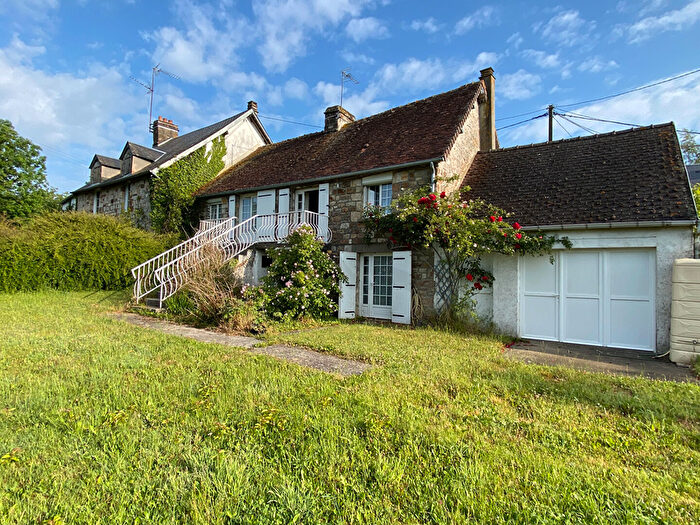 Maison à vendre - Champsecret - 8 pièces - 5 chambres