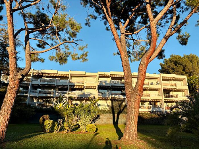 Appartement à vendre - Le Cannet, Rocheville, Colombier, Campelières - 2 pièces - 1 chambre