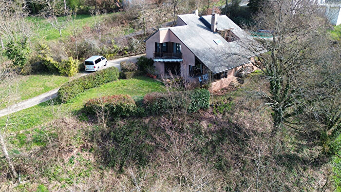 Maison à vendre - Espalion - 7 pièces - 6 chambres