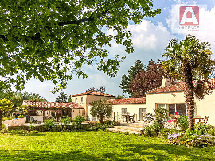 Maison à vendre - Palluau - 8 pièces - 6 chambres