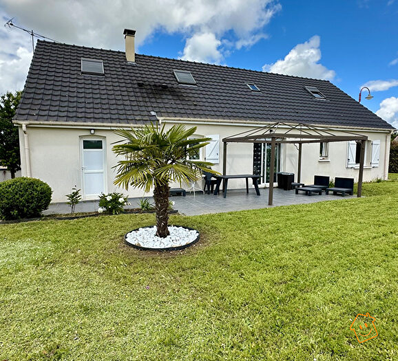 Maison à vendre - Berry-Bouy - 6 pièces - 4 chambres