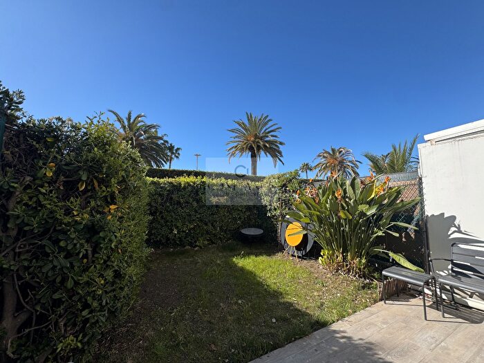 Appartement à vendre - Saint-Laurent-du-Var, Bord de Mer, Port de Plaisance - 2 pièces - 1 chambre