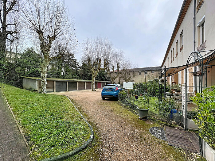 Appartement à vendre - Neuville-sur-Saône - 3 pièces - 2 chambres