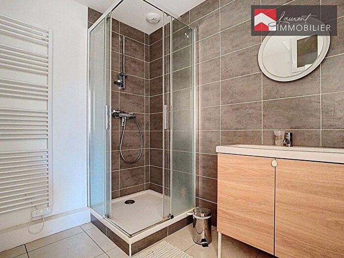 Appartement à louer - Centre Ville, Tournus - 3 pièces - 2 chambres