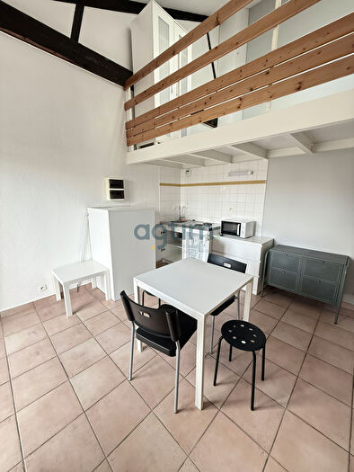 Appartement à louer - La Roche-sur-Yon, Le Bourg sous la Roche - 1 pièce