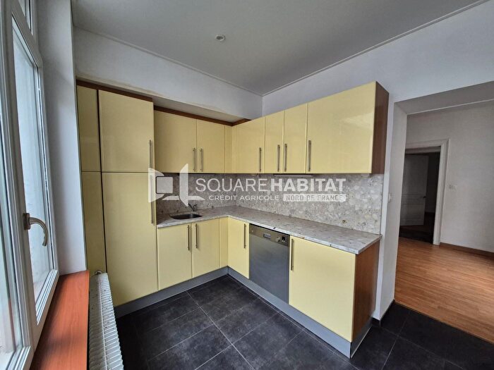 Maison à louer - Saint-Omer, Centre historique - 5 pièces - 4 chambres