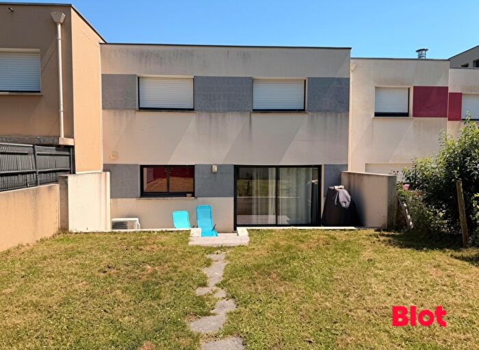 Maison 5 pièces à Vezin-le-Coquet, à vendre