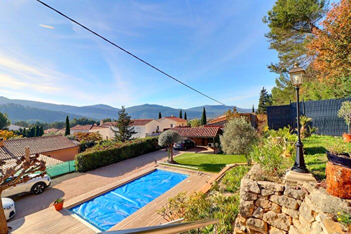 Maison à vendre - Cuges-les-Pins - 6 pièces - 3 chambres