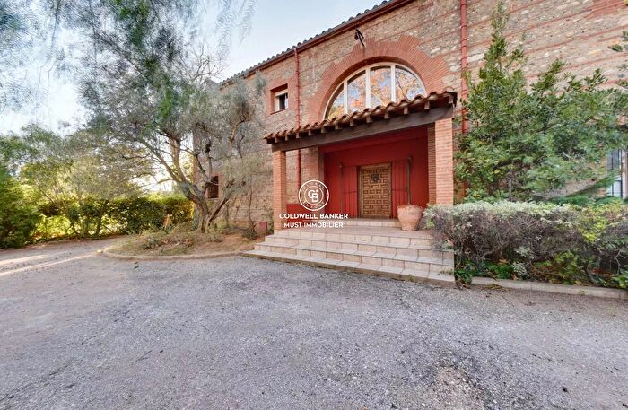 Maison à vendre - Perpignan - 8 pièces - 6 chambres