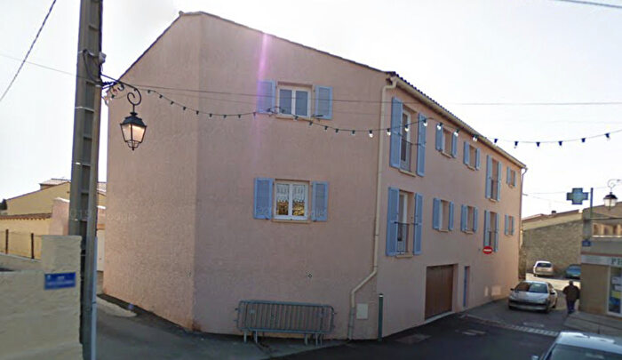 Appartement à louer - Saint-Mitre-les-Remparts - 3 pièces - 2 chambres