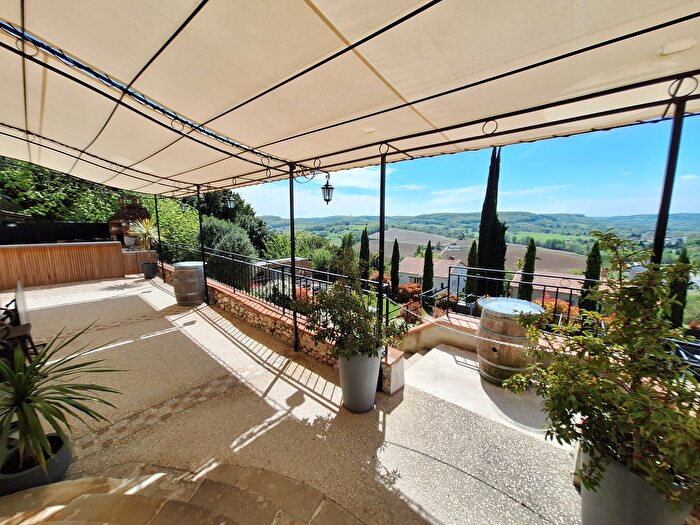 Maison à vendre - Penne-dAgenais - 12 pièces - 8 chambres